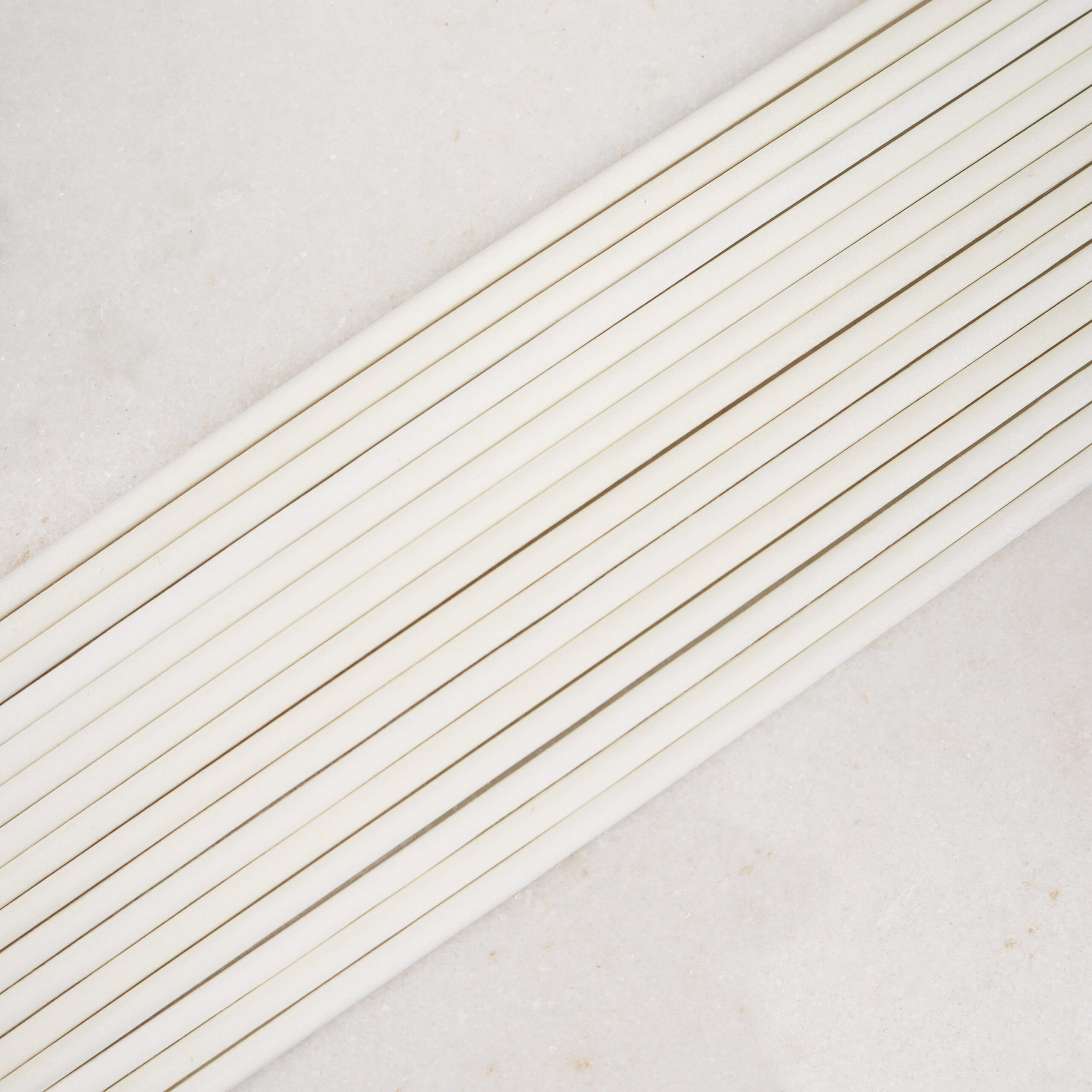 White Reeds For Diffusers - 240mm x Ø 4mm | Cosy Owl | The Home of ...