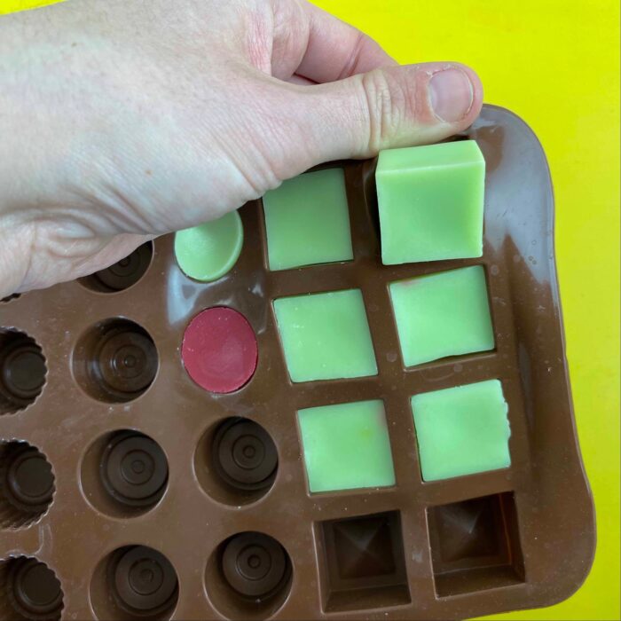 A Guide to Making Autumn Wax Melts - Cosy Owl